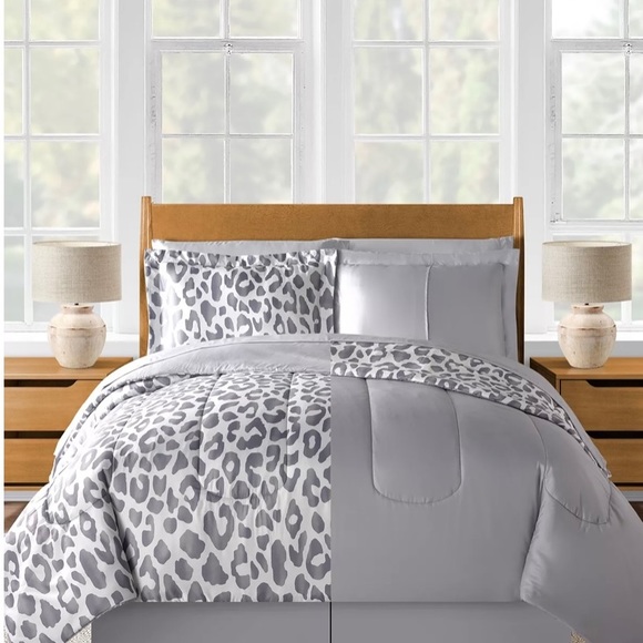 Sunham Greyscale | Bedding | Sunham Greyscalecheetah Grey 8pc | Poshmark